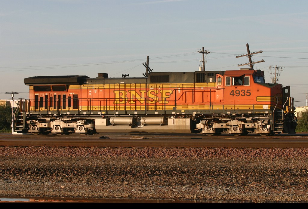 BNSF 4935